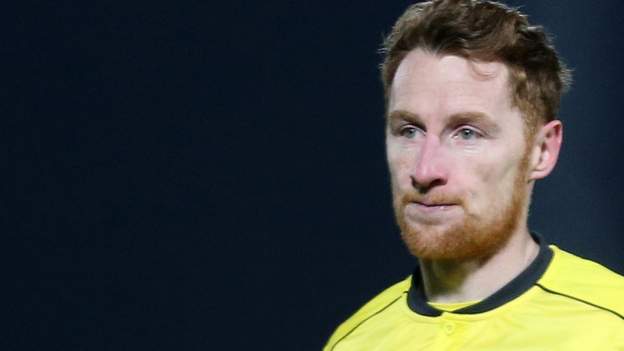 Stephen Quinn: Mansfield Town sign Burton Albion midfielder on loan ...