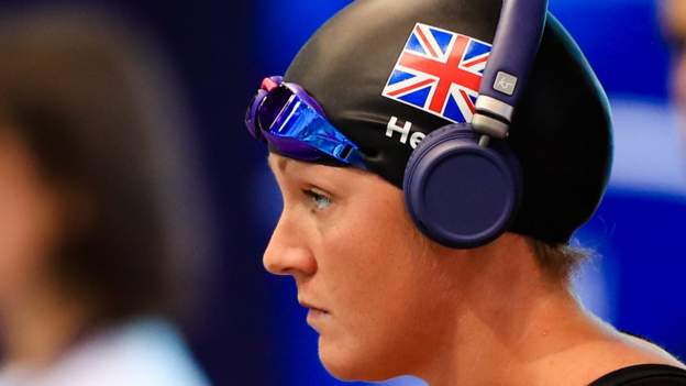 Suzanna Hext: Para swimmer hears again after 'life-changing' surgery ...