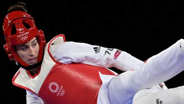 World Taekwondo Championships: Bianca Cook takes bronze in Baku - BBC Sport