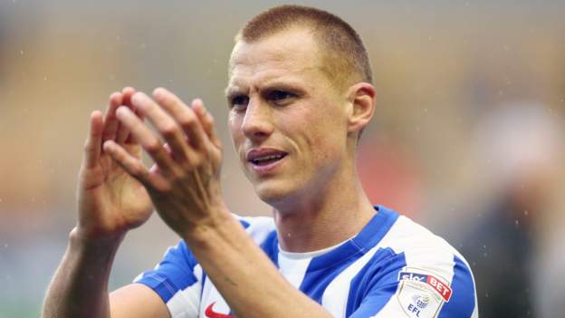 Steve Sidwell announces retirement and takes up Brighton role - BBC Sport