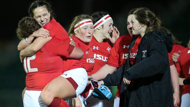 Women's Six Nations: Teen Lleucu George on last-gasp penalty drama ...