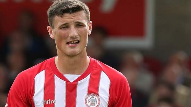 Matty Pearson: Accrington Stanley defender signs new deal - BBC Sport