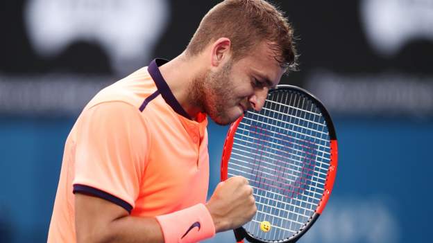 Dan Evans beats Dominic Thiem to reach Sydney semi-finals - BBC Sport