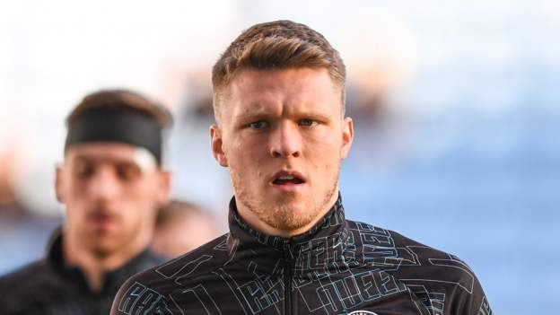 Rob Dickie: Bristol City sign QPR defender on a deal until 2026 - BBC Sport