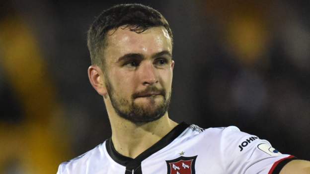 Derry City: Michael Duffy signs pre-contract with Candystripes - BBC Sport