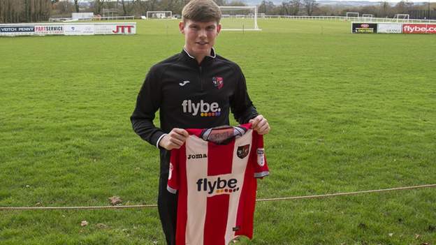 Ryan Swan: Exeter City sign University College Dublin striker after ...