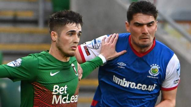 Linfield v Glentoran: Big Two meeting 'huge' for Blues, says ex-Glens ...