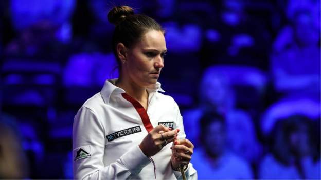 Women's world number one Reanne Evans regains two-year professional ...