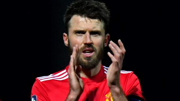 Michael Carrick: Man Utd midfielder to start final home game - BBC Sport