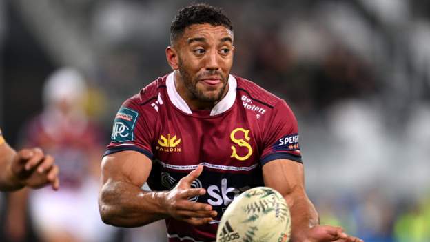 Gabriel Hamer-Webb: Cardiff sign former Bath wing as injury cover - BBC ...