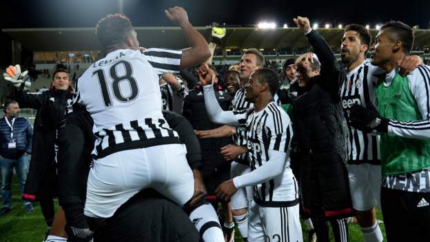 Juventus win fifth straight Serie A title as Napoli lose to Roma - BBC ...