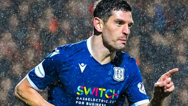 Graham Dorrans: Midfielder hopes to 'repay' Dundee faith after new deal ...