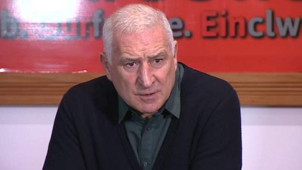 Wrexham: Graham Barrow resigns as manager of National League side - BBC ...