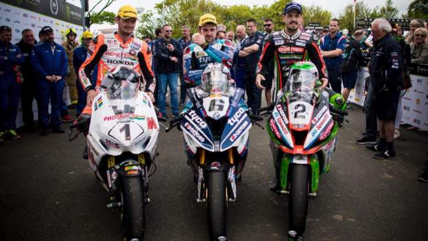 Isle of Man TT: Michael Dunlop clinches emotional Superbike triumph - BBC Sport