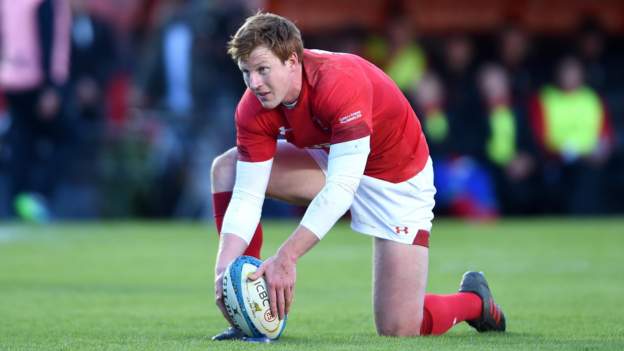 Rhys Patchell: Scarlets back doubtful for Wales' Six Nations opener in ...