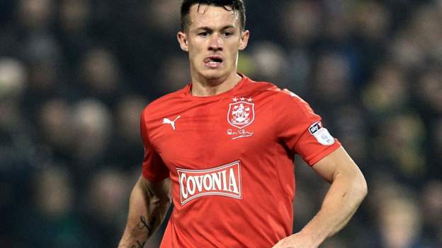 Jonathan Hogg: Huddersfield Town midfielder cleared to return to ...