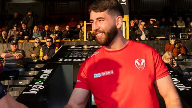 Sam Royle: St Helens back-rower signs one-year extension - BBC Sport