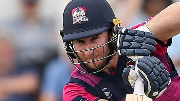 Alex Wakely: Northamptonshire captain signs new deal until 2020 - BBC Sport