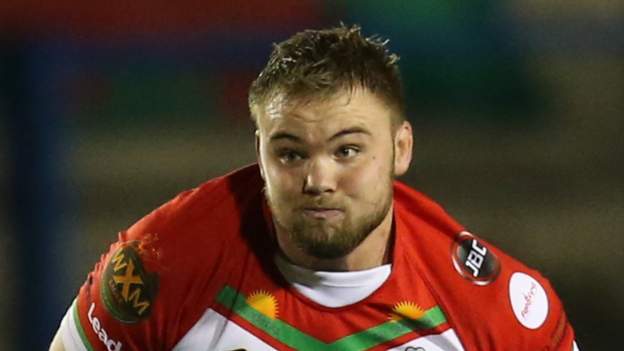 Anthony Walker: Wales forward can return from retirement after brain ...