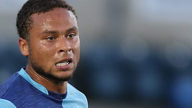 Curtis Thompson: Wycombe Wanderers midfielder extends stay with club ...