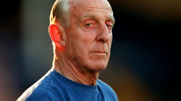 Gordon Guthrie: Derby County club stalwart dies aged 86 - BBC Sport