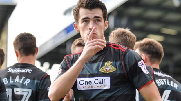 John Marquis: Doncaster Rovers striker wants to extend contract - BBC Sport