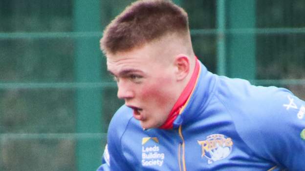 Callum McLelland: Castleford re-sign half-back - BBC Sport