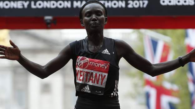 London Marathon 2017: Mary Keitany & Daniel Wanjiru win - BBC Sport