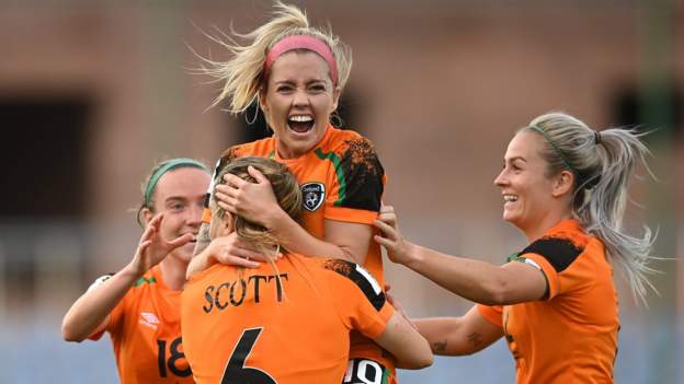 World Cup qualifiers: Republic of Ireland beat Slovakia to reach play ...