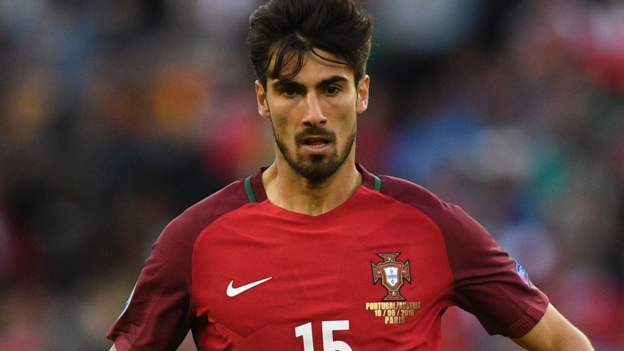 Andre Gomes: Barcelona agree deal to sign Valencia midfielder - BBC Sport