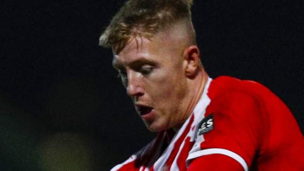 Joel Senior: Carlisle United sign defender from Altrincham - BBC Sport