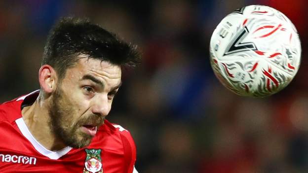 Shaun Pearson: Grimsby's ex-Wrexham captain will have no split ...