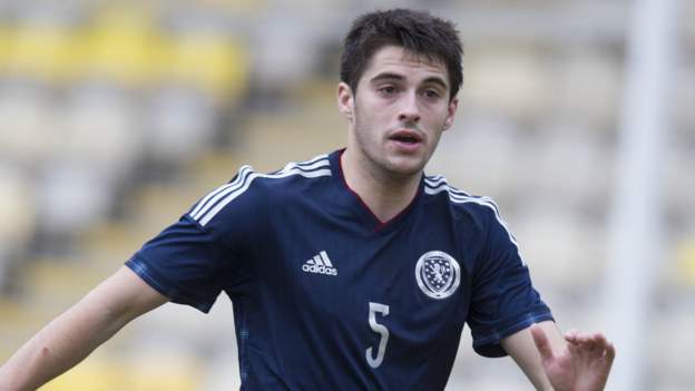 Stephen Hendrie: West Ham left-back joins Southend on loan - BBC Sport