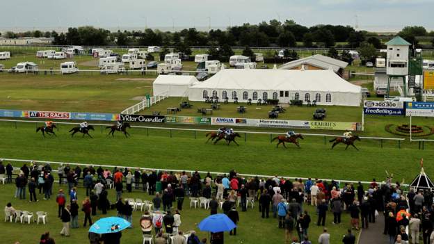Great Yarmouth Racecourse hopeful for July opening - BBC Sport