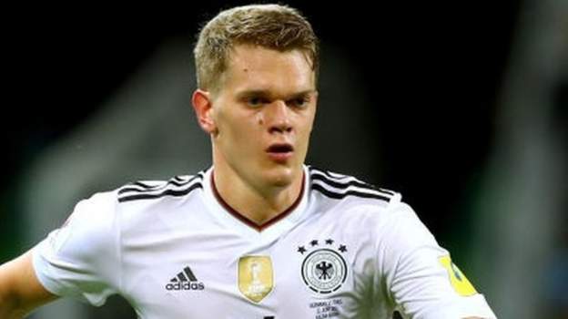 Matthias Ginter: Borussia Monchengladbach sign Dortmund defender - BBC ...
