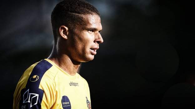 American forward Joe Efford joins Motherwell - BBC Sport