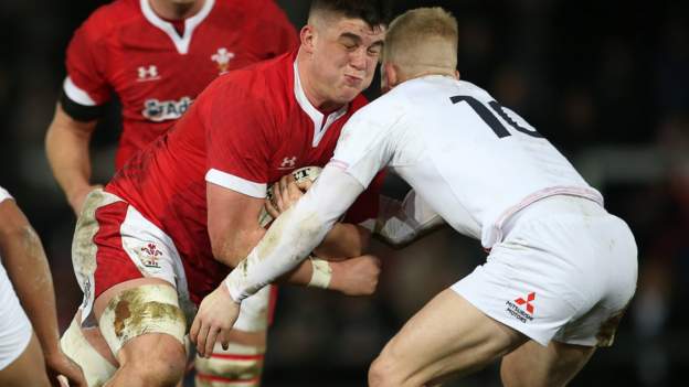 Six Nations: Sam Costelow inspires Wales to win - BBC Sport