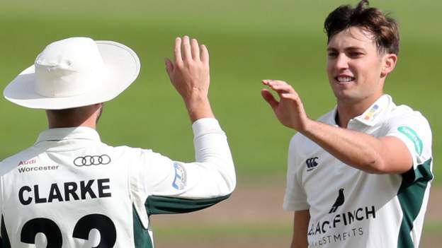 Nottinghamshire v Worcestershire: Ed Barnard puts visitors on top on ...