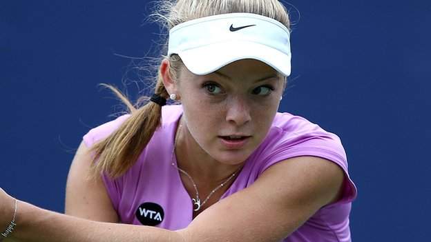 Wimbledon: Katie Swan shocks world number 118 in qualifying - BBC Sport