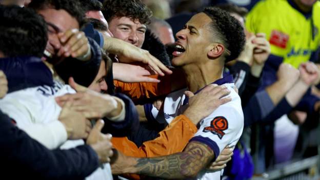 Sutton United 0-2 Farnborough - BBC Sport