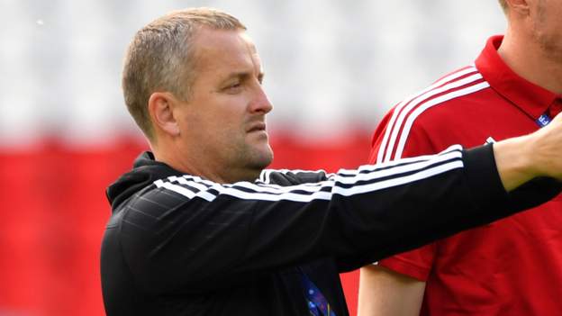 Goalkeeping coach Martyn Margetson joins England from Wales - BBC Sport