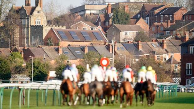 Warwick races to have maximum crowd of 474 at pilot event on Monday ...
