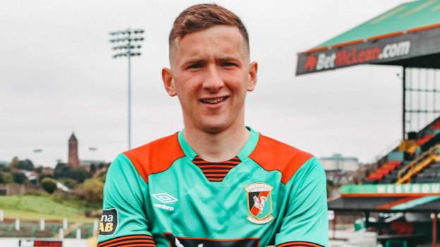 Bobby Burns: Glentoran sign NI U21 international on loan from Barrow ...