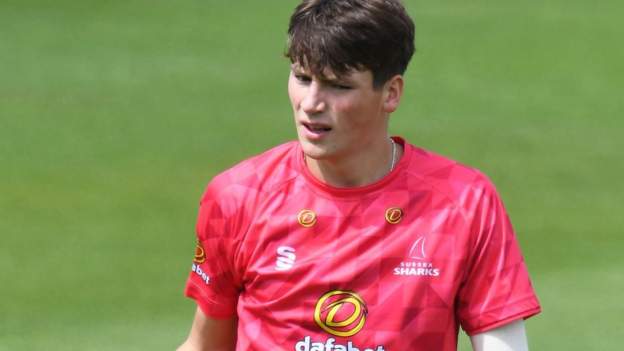 Henry Crocombe: Sussex fast bowler signs contract until 2024 - BBC Sport