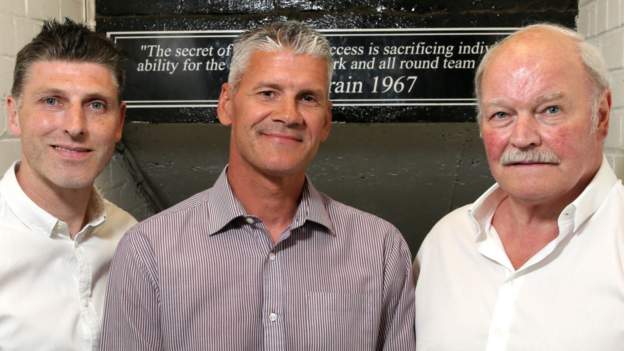 McFall to remain Glentoran manager as Smyth and Leeman join coaching ...