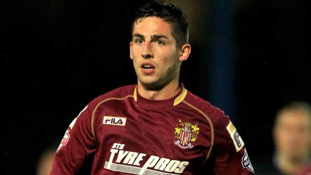 Tom Pett: Stevenage winger signs deal until 2017 - BBC Sport