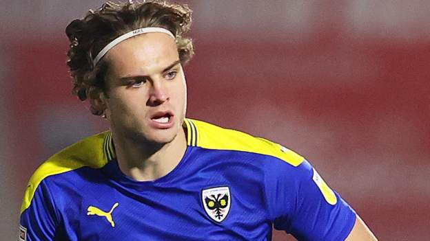 Aaron Pressley: Accrington Stanley sign Brentford striker on loan - BBC ...