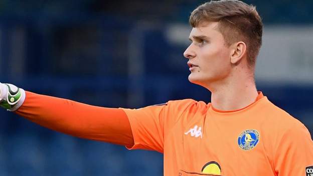 Archie Mair: Lincoln City sign Norwich City goalkeeper on loan - BBC Sport