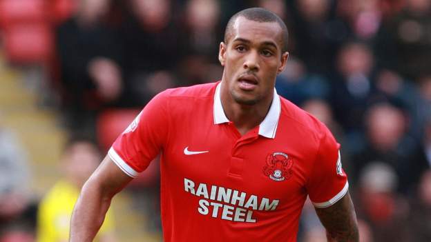 Jay Simpson: Leyton Orient and Southend United in talks over forward ...