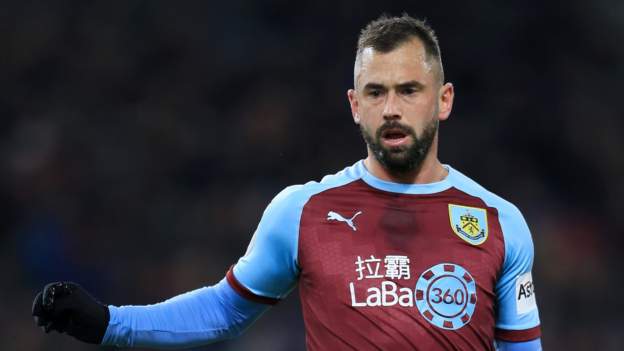 Steven Defour: Ex-Burnley midfielder joins Royal Antwerp - BBC Sport